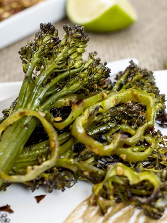 5-Ingredient Baby Broccolini Recipe 🥦 - I'd Rather Be A Chef