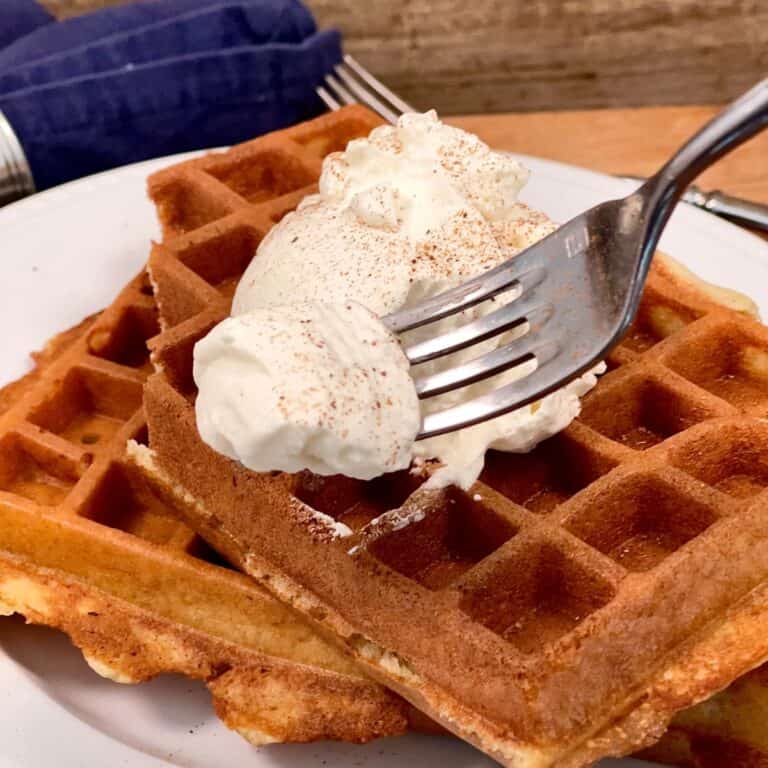 Fluffy Keto Whipped Cream Recipe 🧇 - I'd Rather Be A Chef