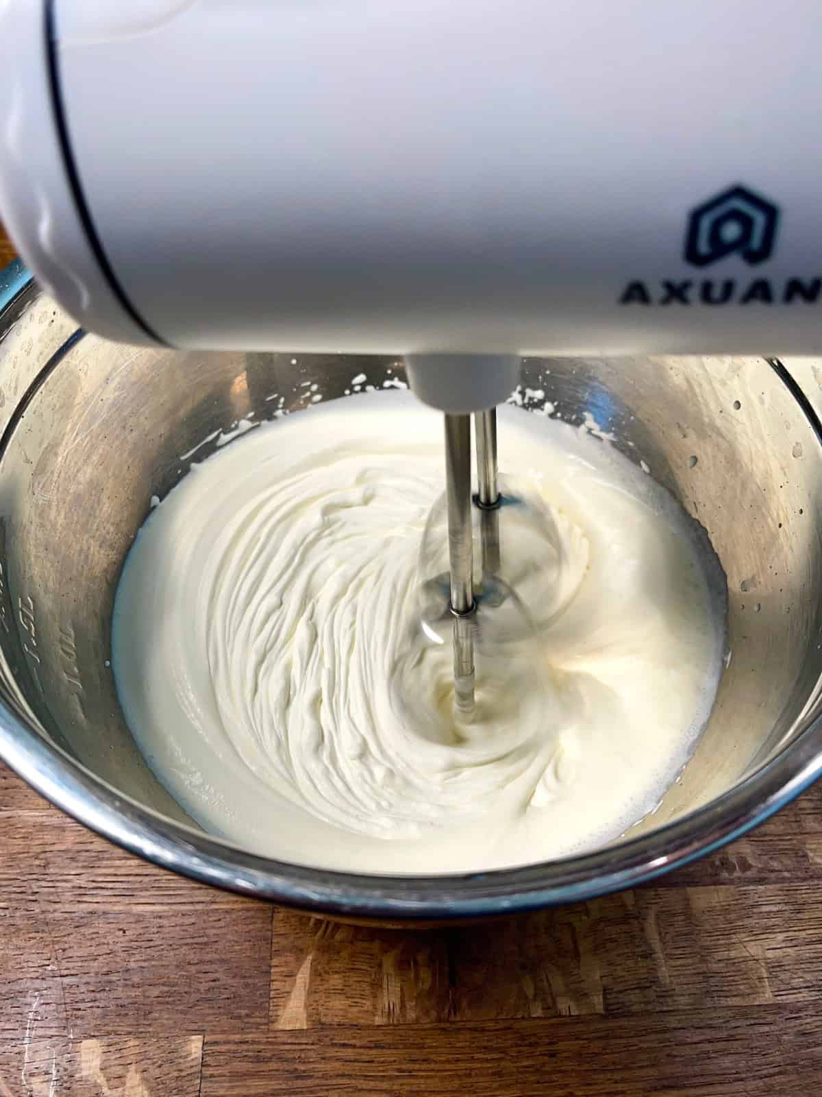 Fluffy Keto Whipped Cream Recipe 🧇 - I'd Rather Be A Chef