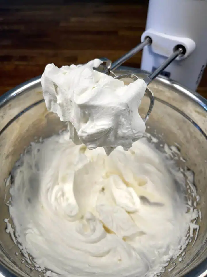 Fluffy Keto Whipped Cream Recipe 🧇 - I'd Rather Be A Chef