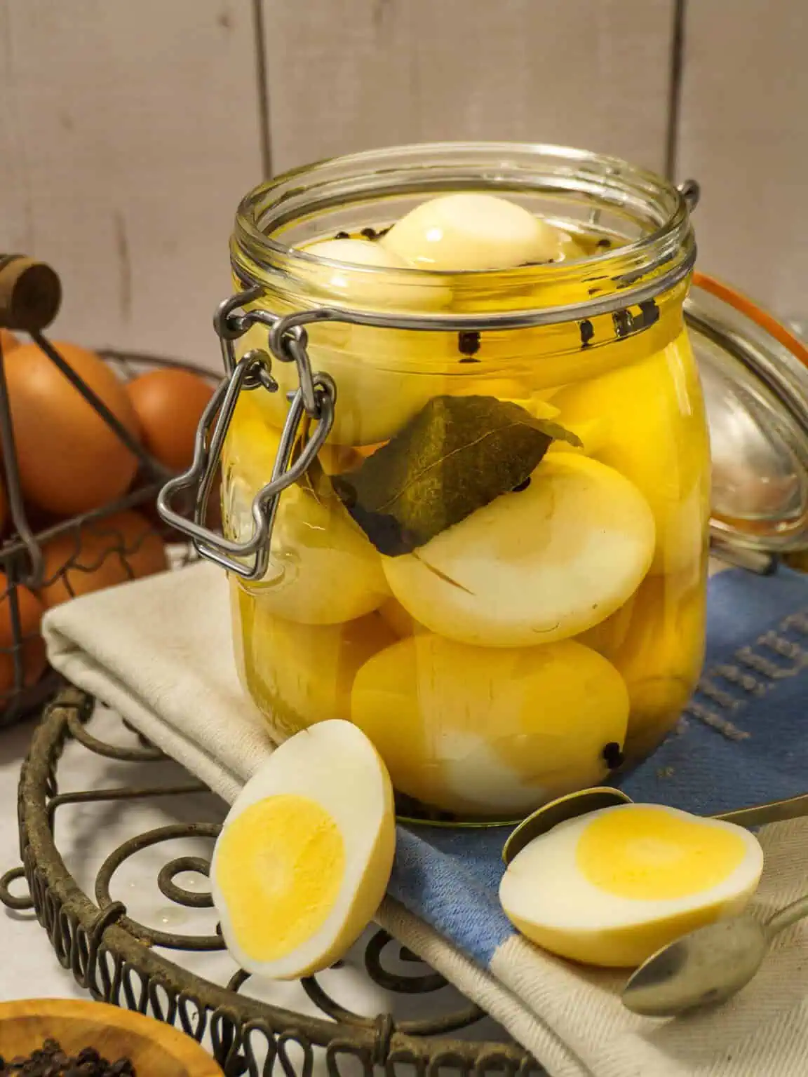 Pickled Eggs Recipe 🥚 - I'd Rather Be A Chef