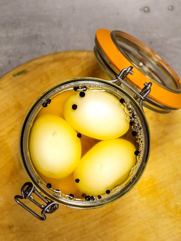 Pickled Eggs Recipe 🥚 - I'd Rather Be A Chef