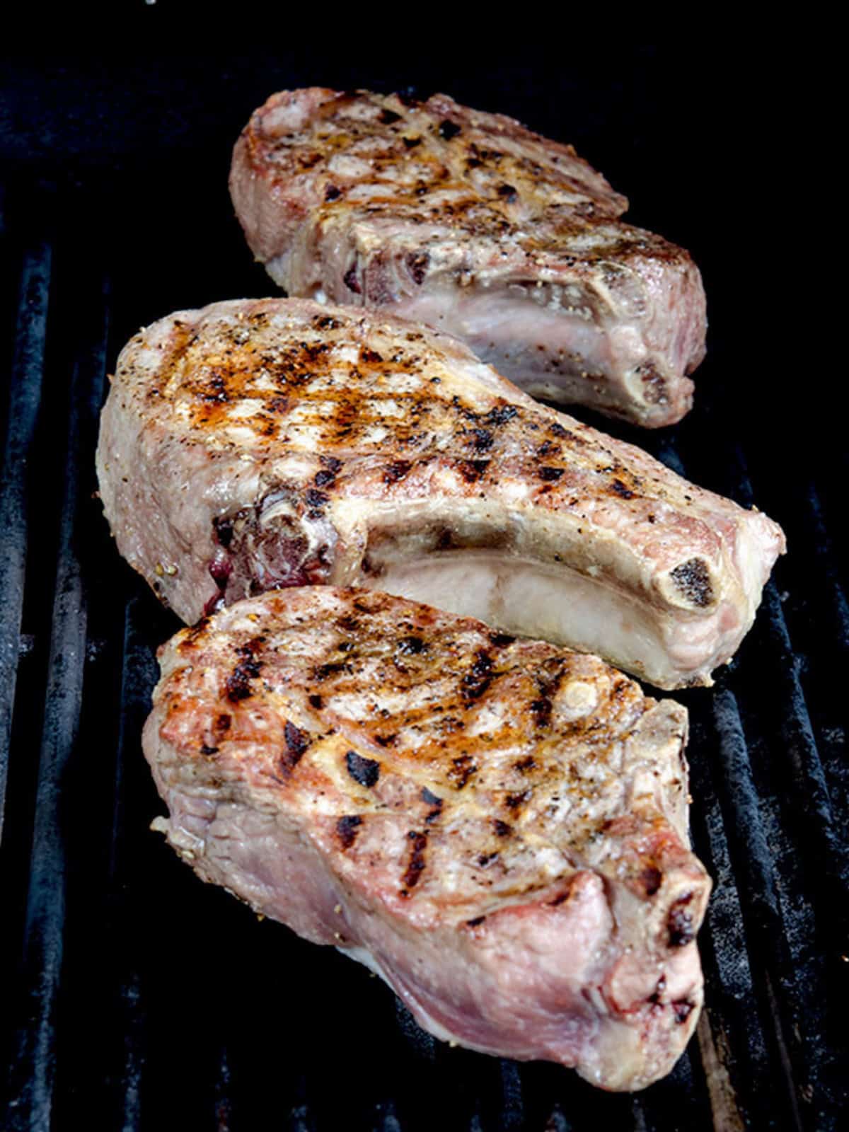 Grilling Pork Chops to Perfection 🥩 - I'd Rather Be A Chef