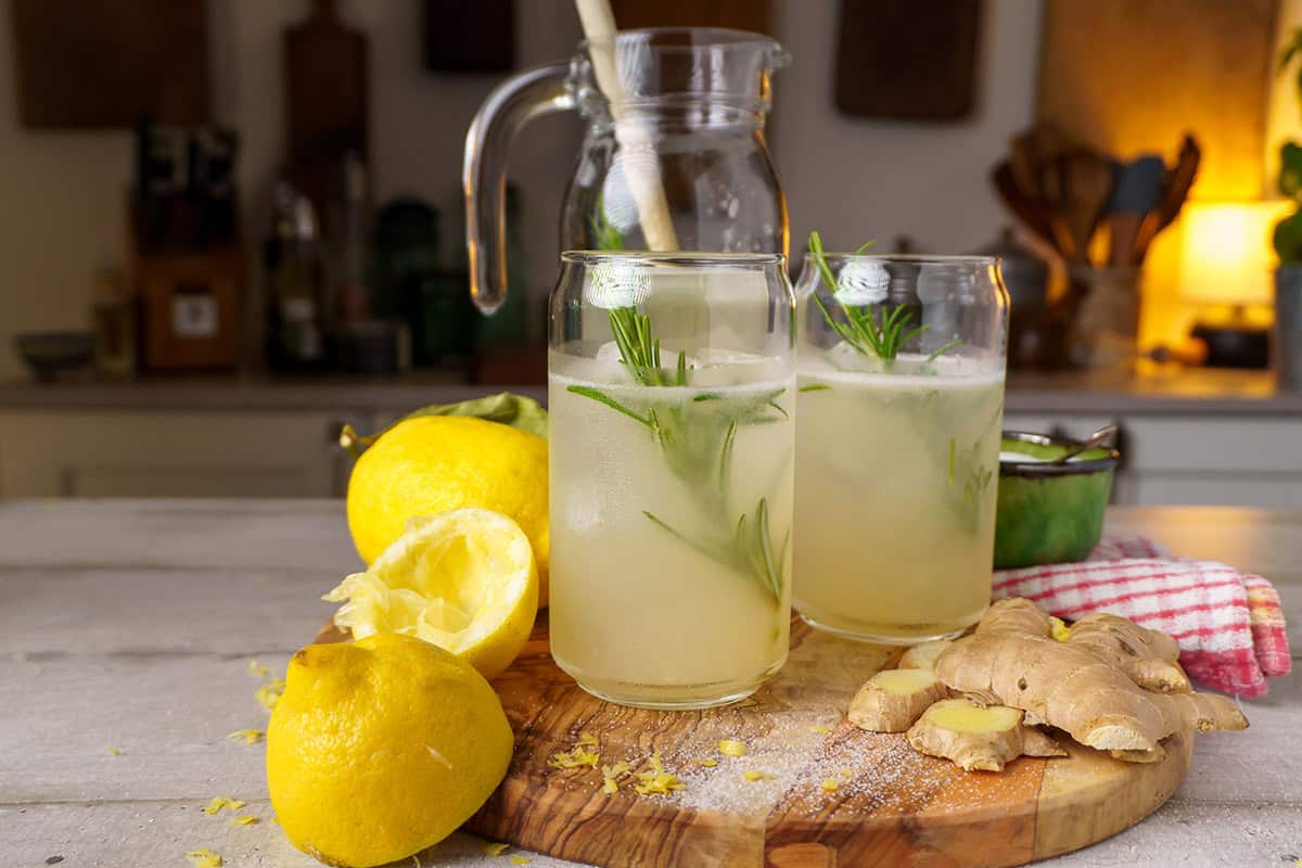 Ginger Lemonade Recipe 🍹 - I'd Rather Be A Chef