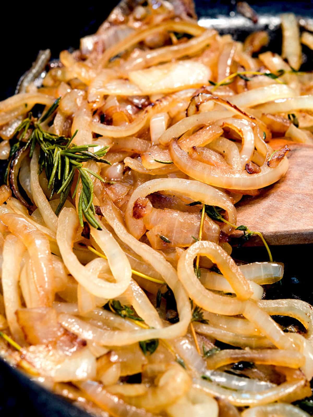 How to Sauté Onions (Quick & Easy)🧅 - I'd Rather Be A Chef