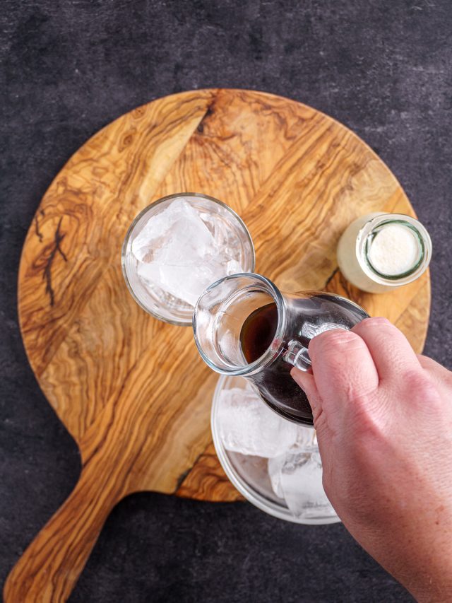 Low Carb Iced Latte Recipe 🧋 - I'd Rather Be A Chef