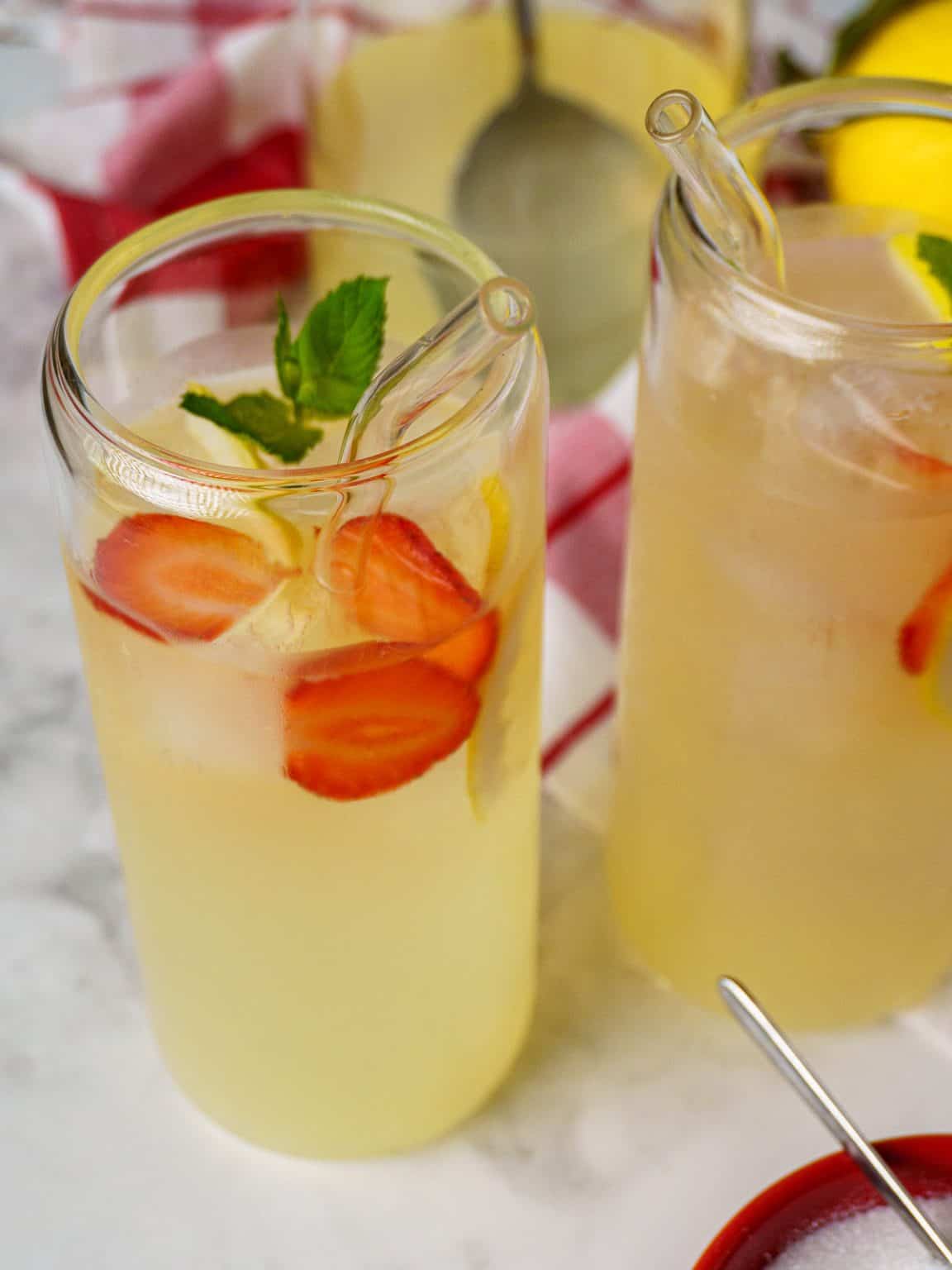 Homemade Sugar-free Lemonade Recipe 🍋 - I'd Rather Be A Chef