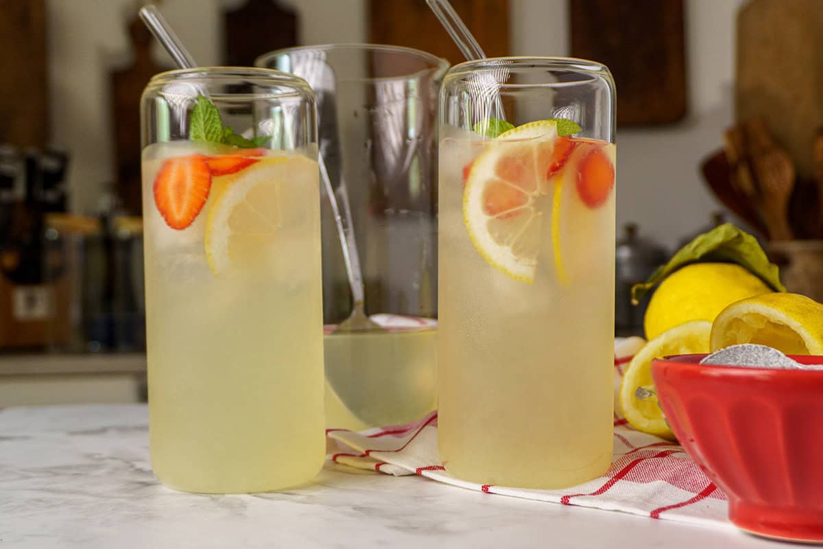 Homemade Sugar-free Lemonade Recipe 🍋 - I'd Rather Be A Chef