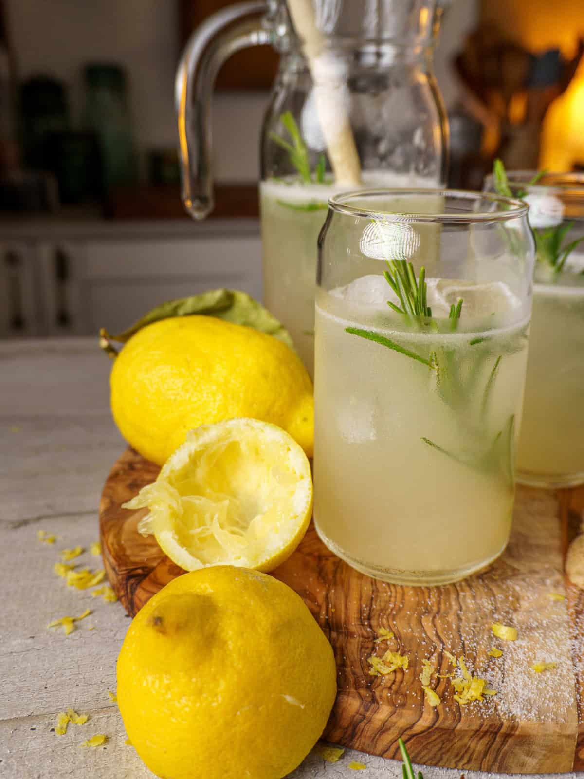 Ginger Lemonade Recipe 🍹 - I'd Rather Be A Chef