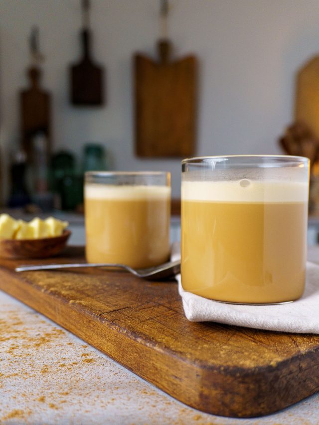 The Best Keto Coffee (Bulletproof Coffee Recipe) ☕ - I'd Rather Be A Chef