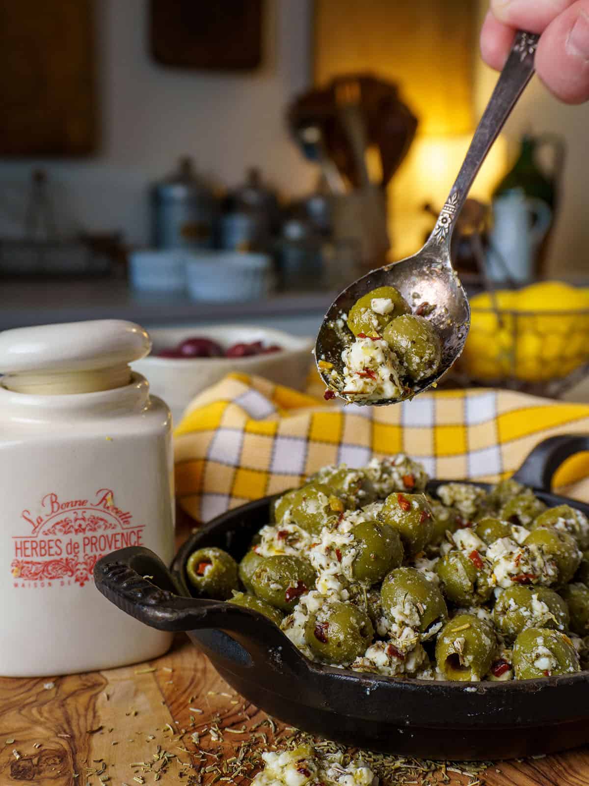 Herbs de Provence Marinated Olives Recipe 🫒 - I'd Rather Be A Chef